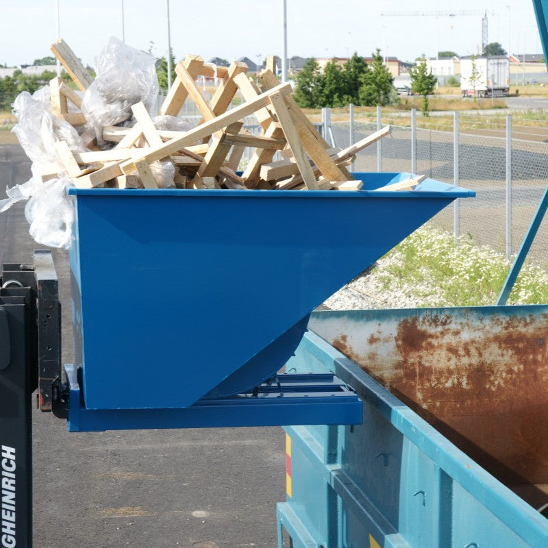 T 11, TIPPO 1100 L – Powerful tipping container for industrial handlin